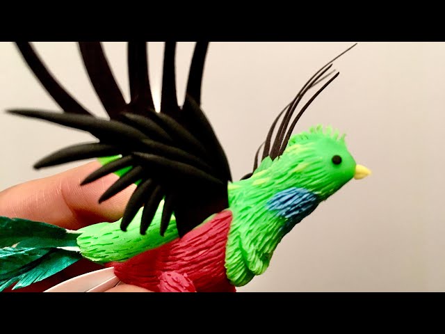 Quetzal en relieve: Arte y técnicas de papel maché